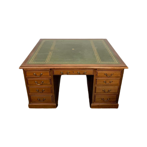 Klassiek Bureau bij Reliving