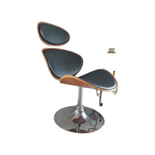 Dan-Form Fauteuil bij Reliving