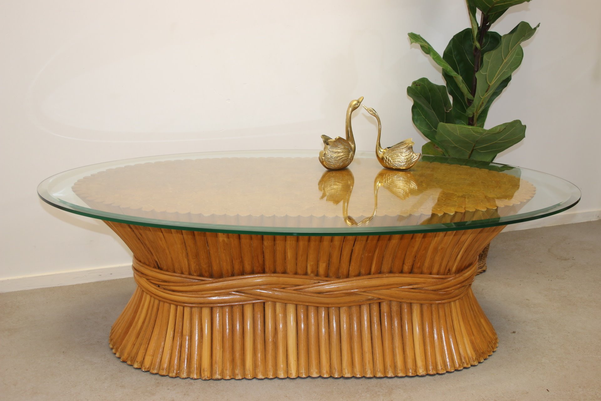 Bekijk Retro Vintage Wheat Sheaf Tafel By Mcguire Amerika op Reliving