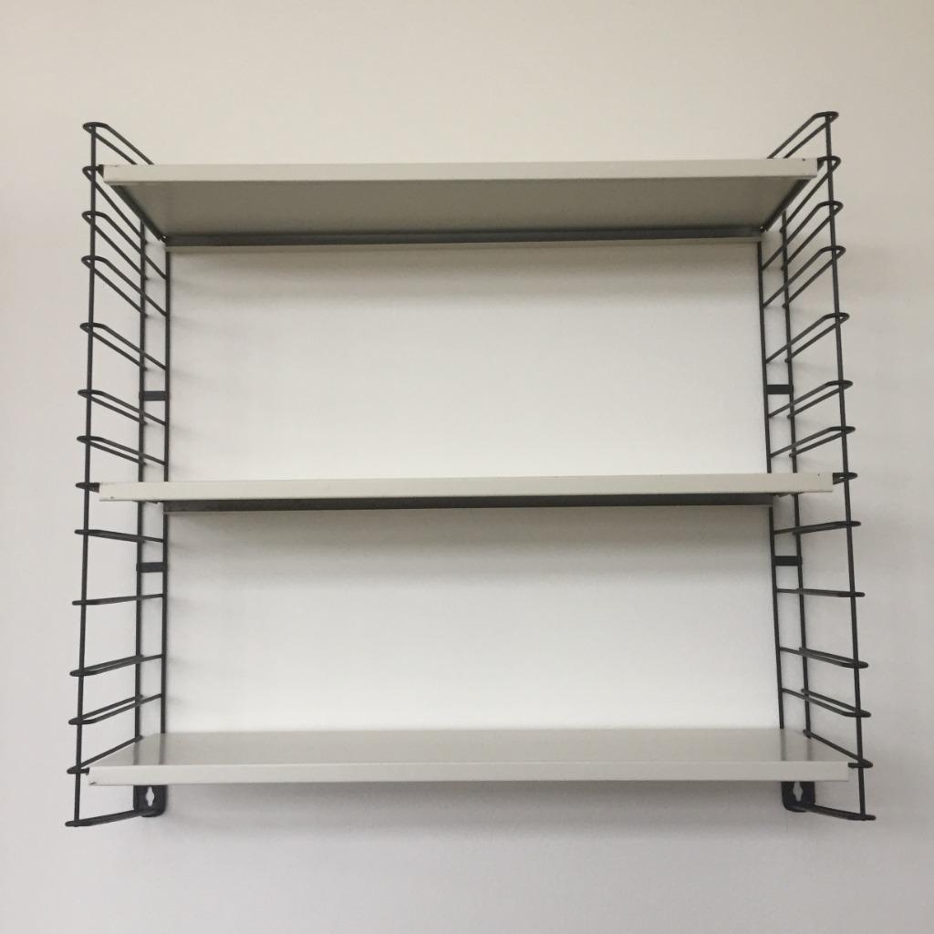 Bekijk Jaren 50 60 Tomado Rek Wit Metalen Planken En Witte Houders op ...
