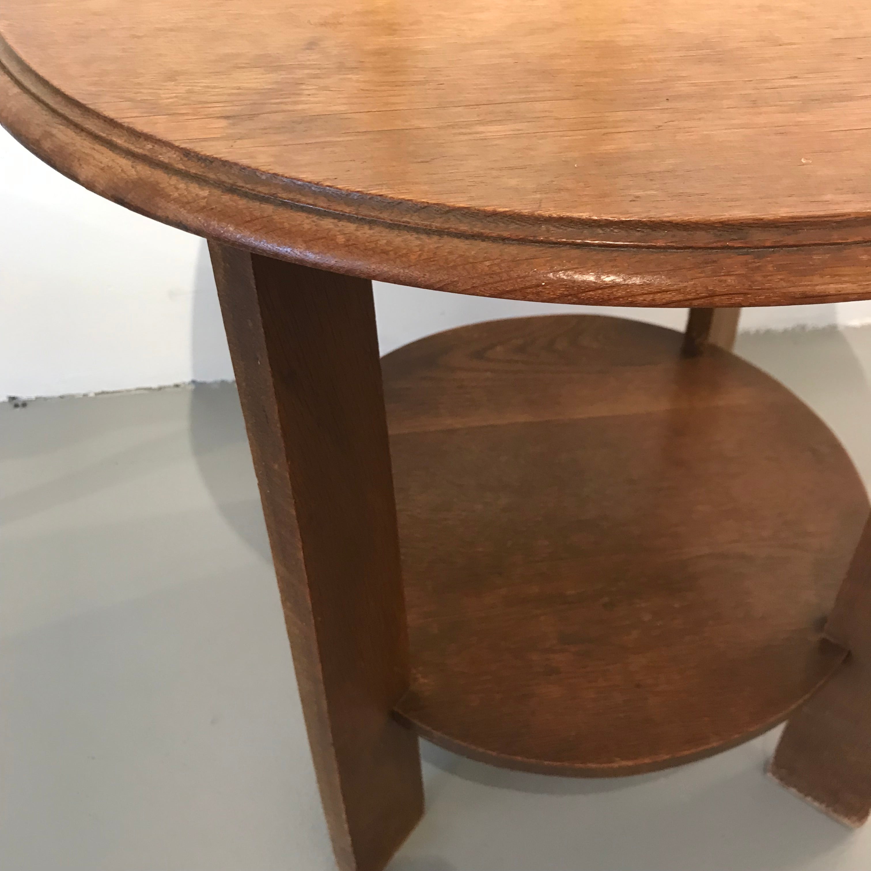 Bekijk Tafeltje Rond Hout op Reliving