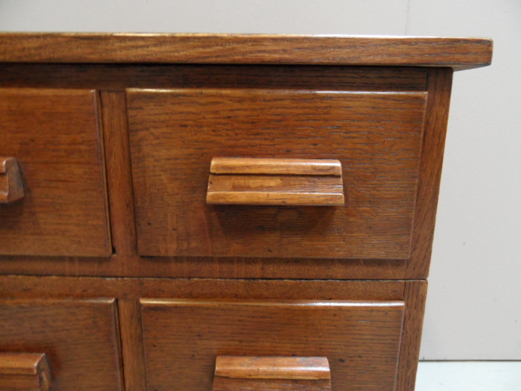 Bekijk Eiken Archiefkast Met 6 Lades op Reliving