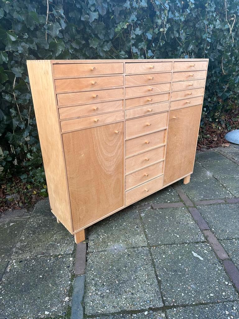 Bekijk Multiplex Ladekast 20 Lades 2 Deurtjes op Reliving