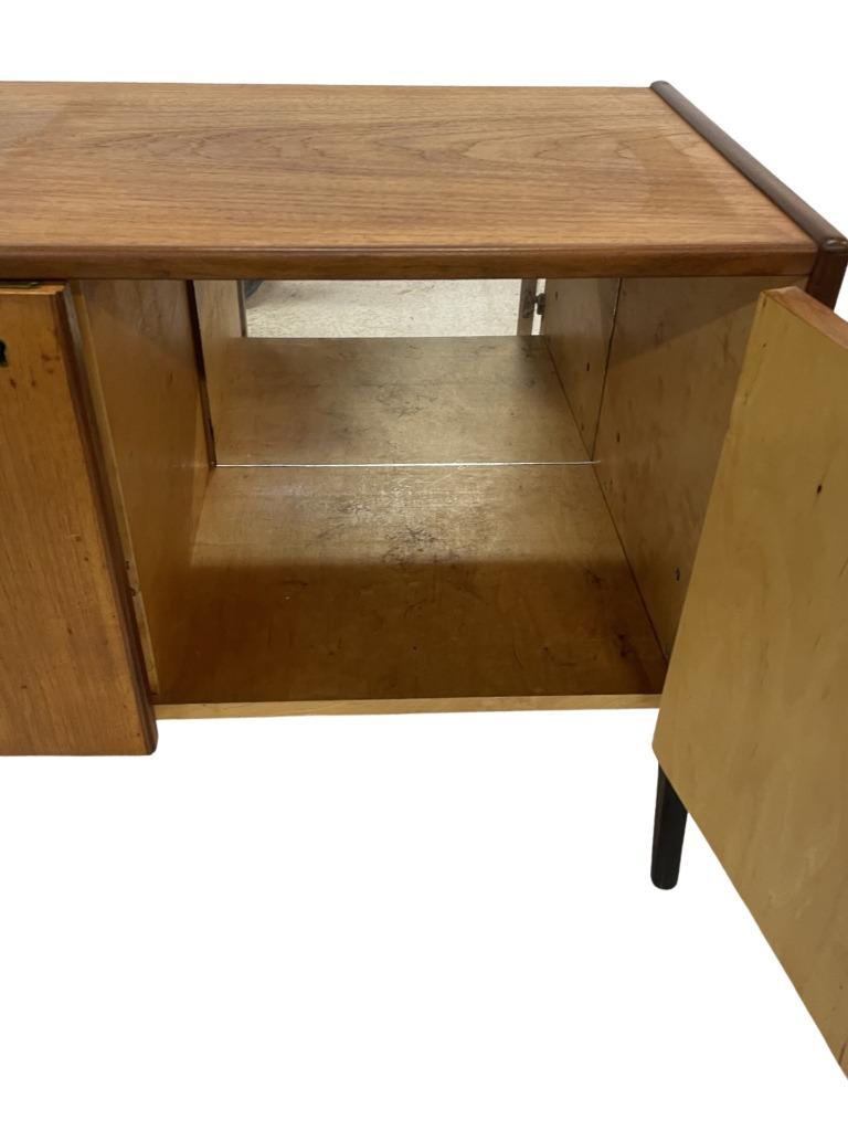 Bekijk Vintage Kastje Compact Dressoir Audio Meubel Jaren 60 Teak op ...