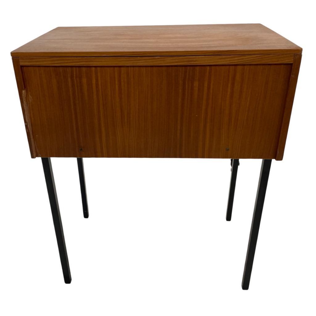 Bekijk Vintage Naaimachine Kast Wasmeubel Compacte Kast Badkamer op ...