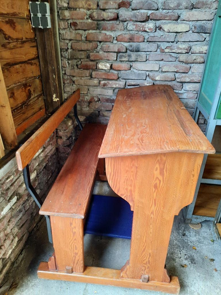 Bekijk Antieke Houten Lessenaar / Bureau op Reliving 🤩