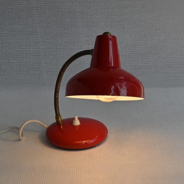 Bekijk Vintage Jaren Zeventig Rood Lampje op Reliving 🤩