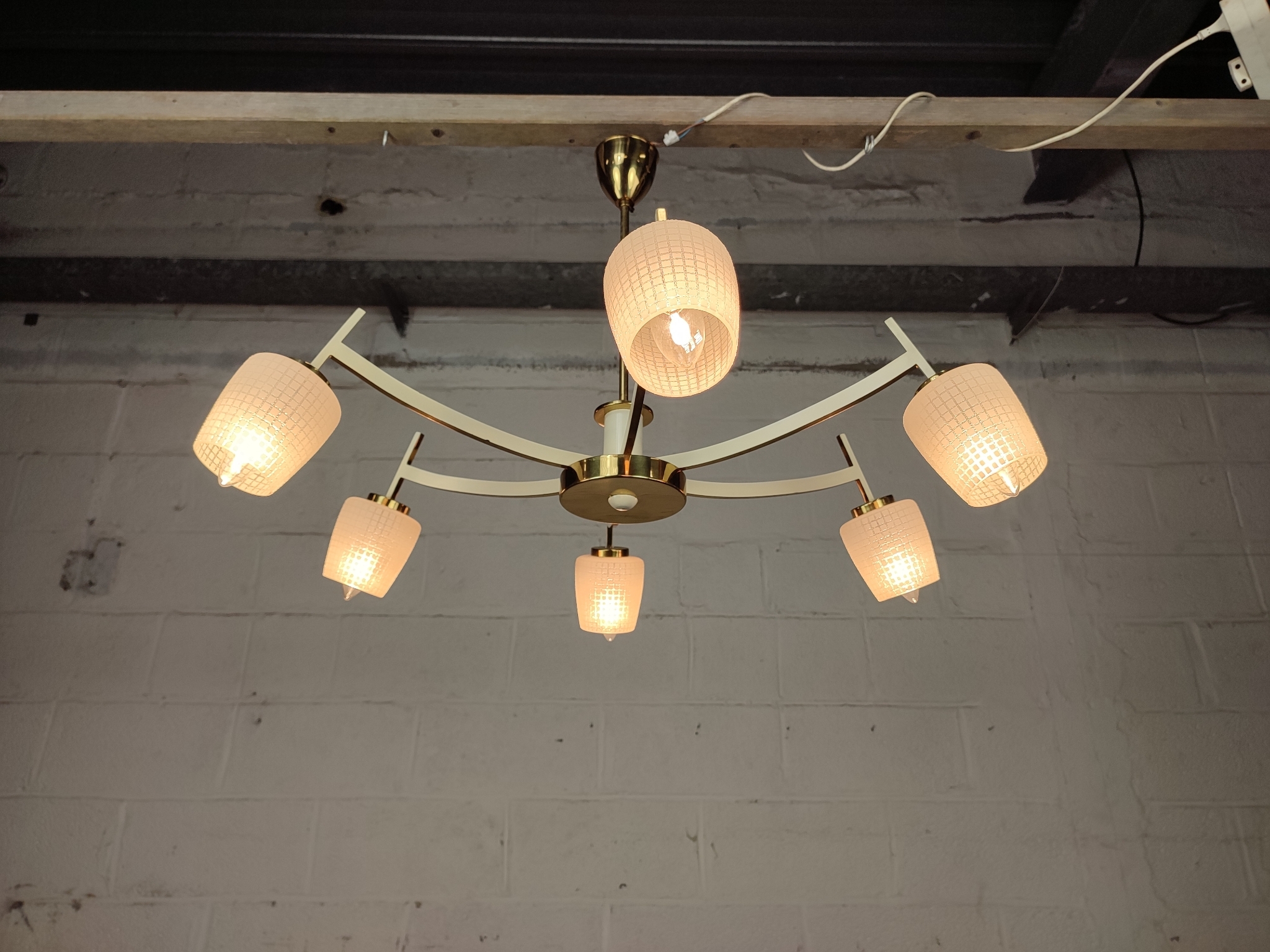 Bekijk Vintage Luster Met 6 Kelken op Reliving