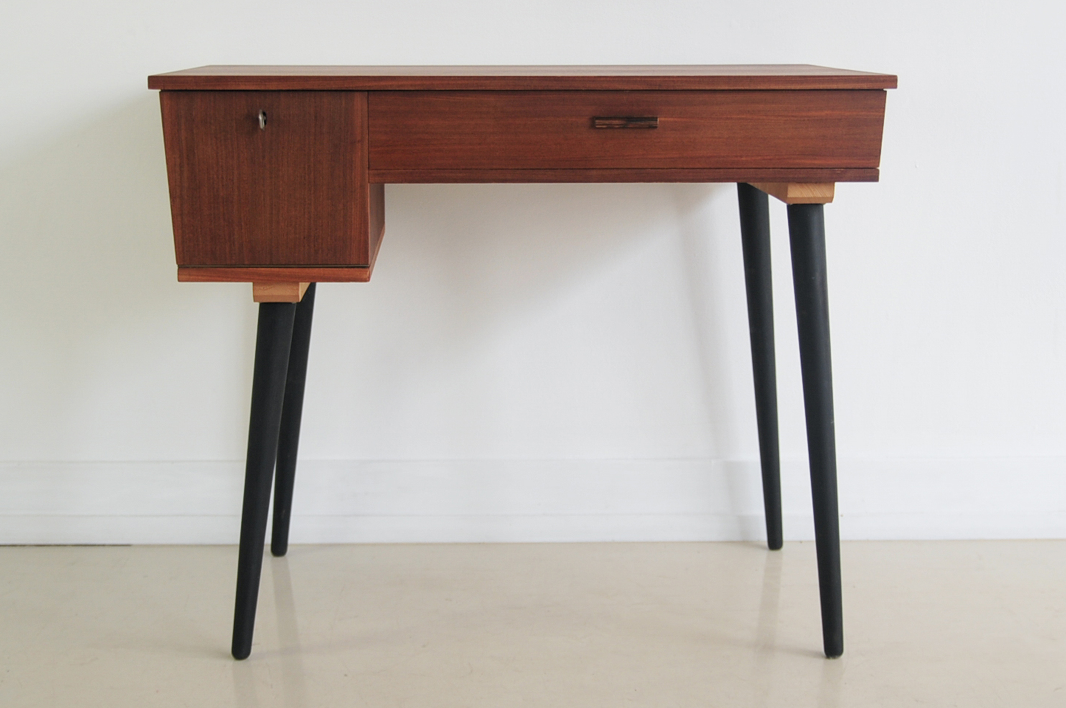 Scandinavisch Bureau Hout Black bij Reliving