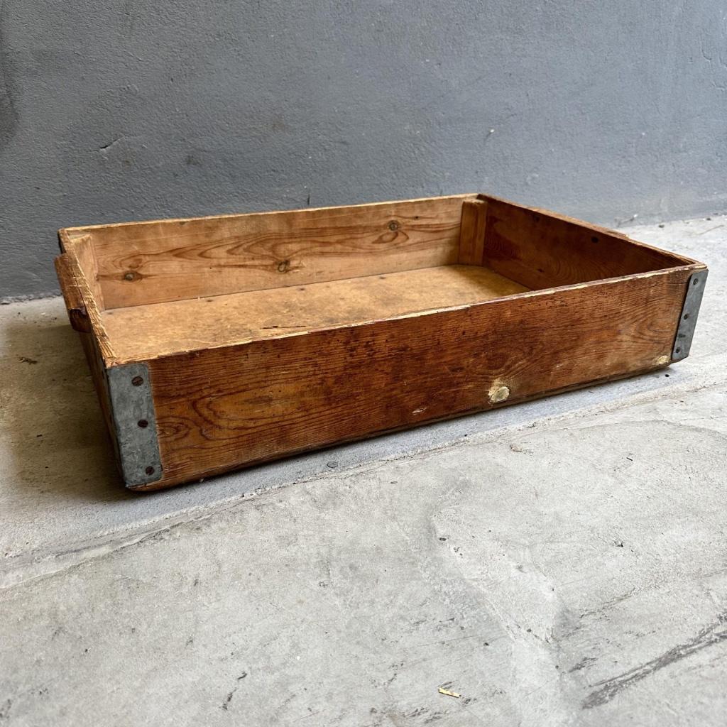 Bekijk Oude Houten Lade op Reliving