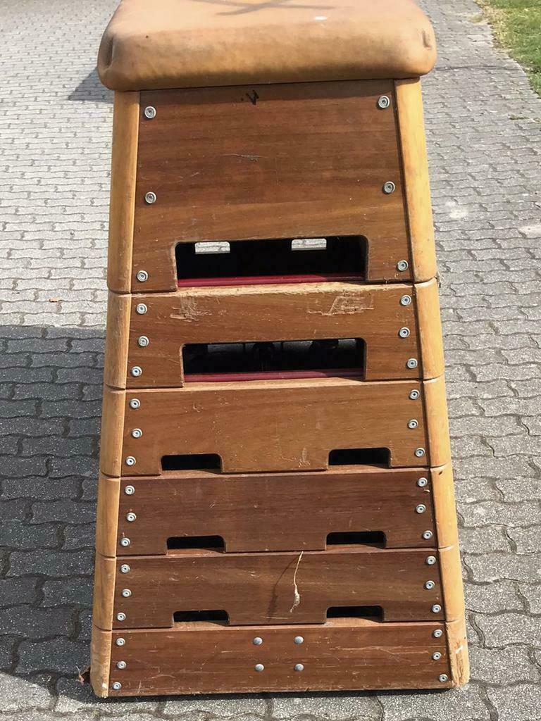 Bekijk Vintage Turnkast | Turnbank | Spring Bok Turnen Bankje op Reliving 🤩