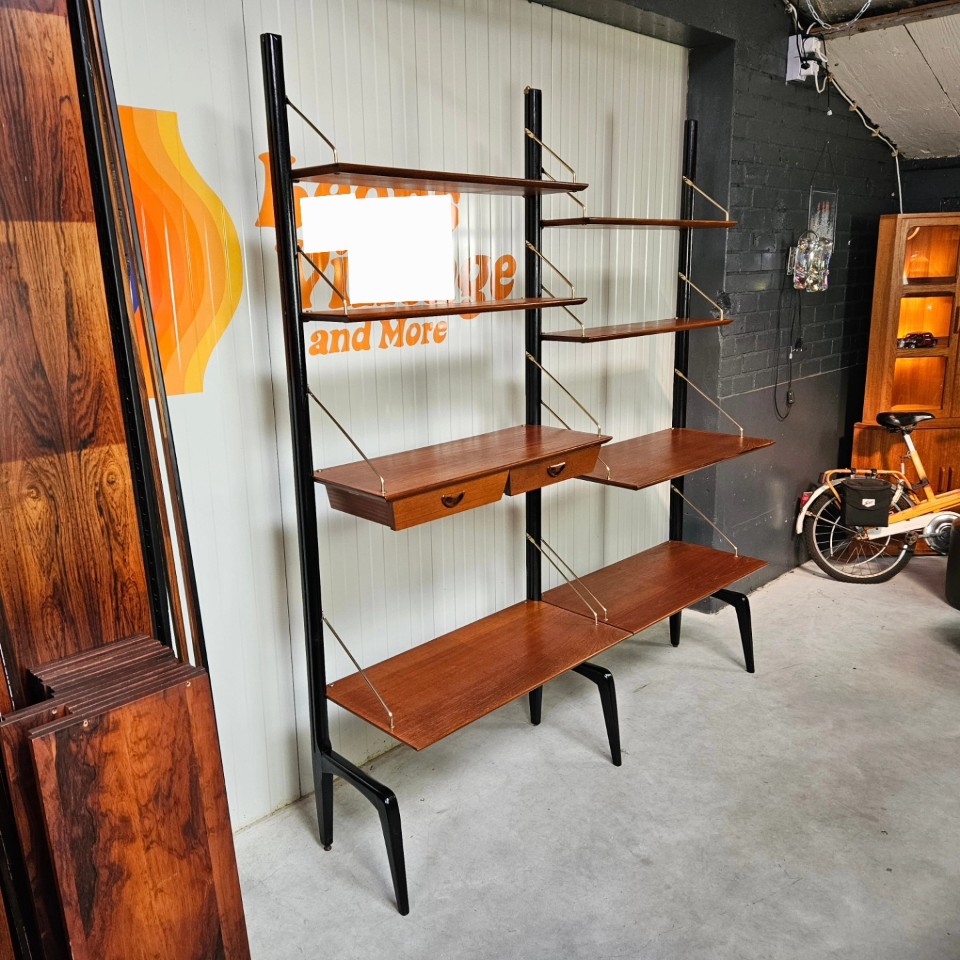 Bekijk Vintage Wébé Losstaand Wandsysteem Louis Van Teeffelen op Reliving