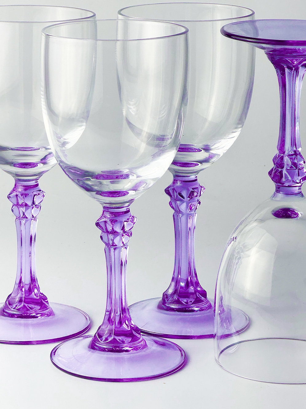 Bekijk Set Van Vier Alexandrite Wijnglazen op Reliving