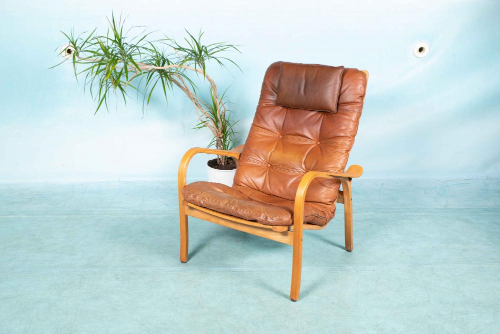 Bekijk Vintage Yngve Ekström Fauteuil Leer, Zweeds Design Lamino op ...