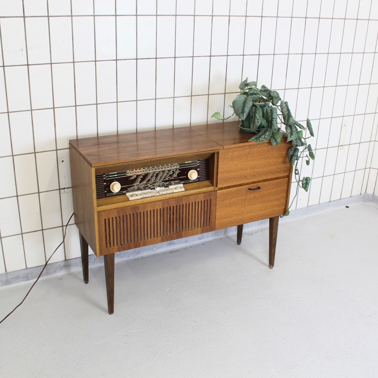 Bekijk Vintage Audiomeubel, Dressoir op Reliving