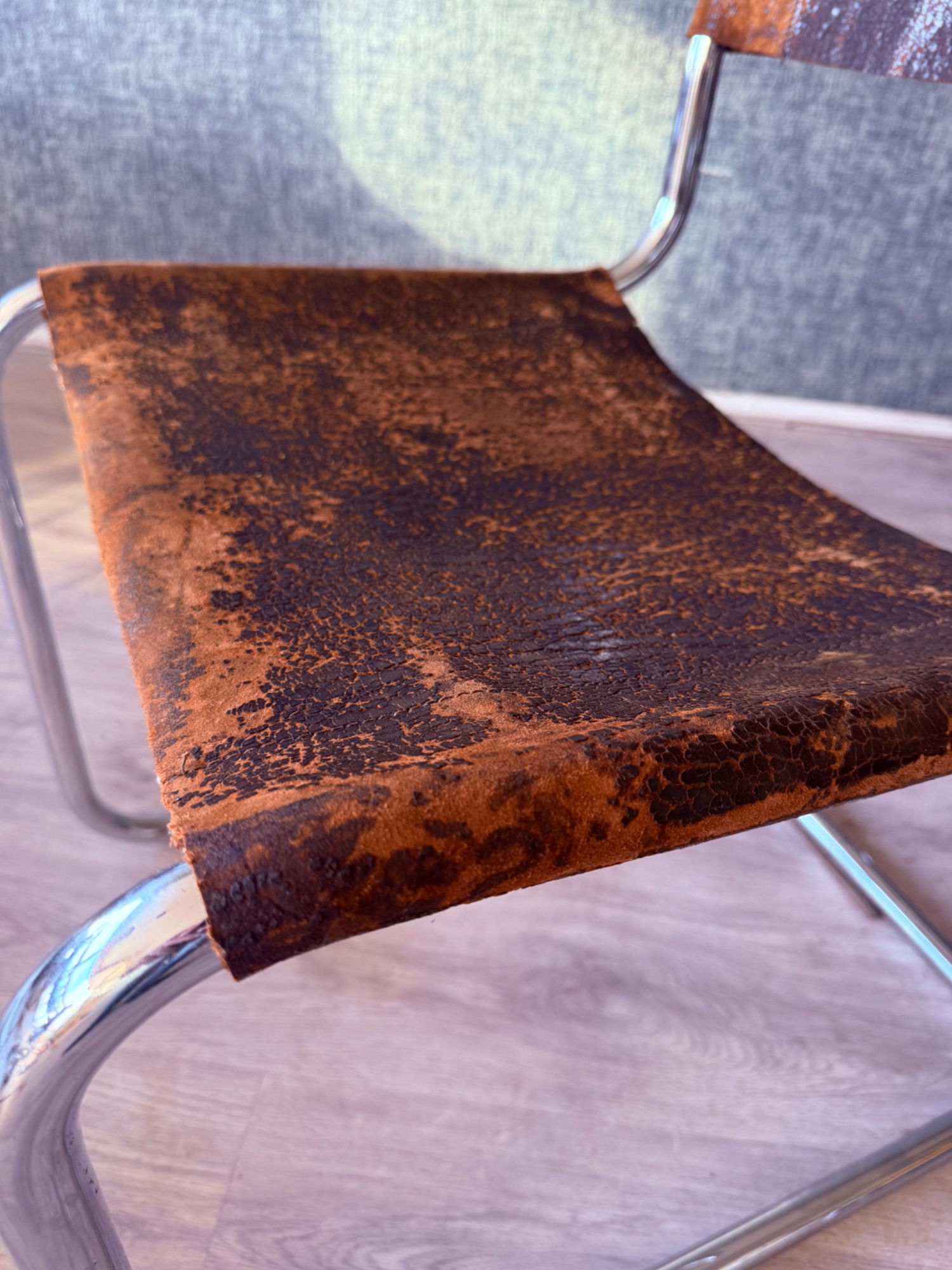 Thonet Eetkamerstoel Leather Brown bij Reliving