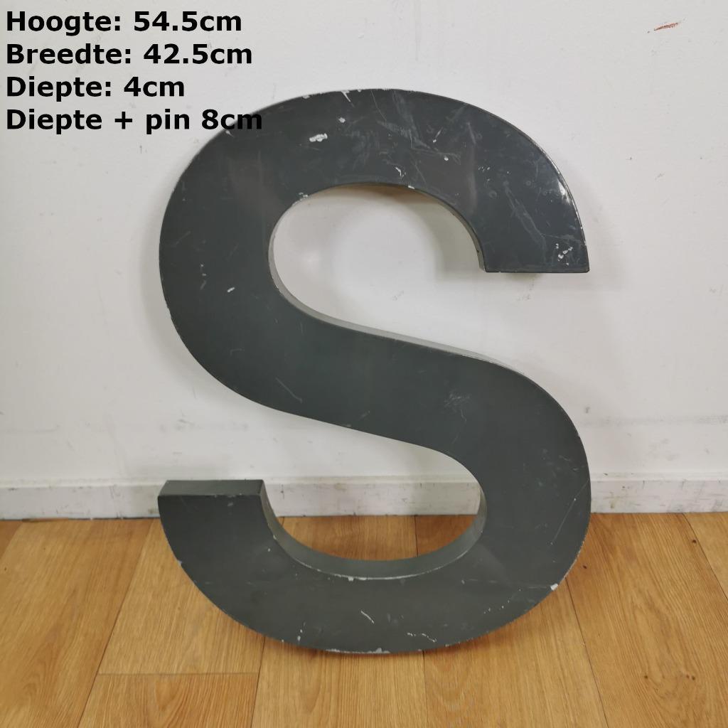Bekijk Vintage Industriële Metalen Letters Grote Metalen Letters. op ...