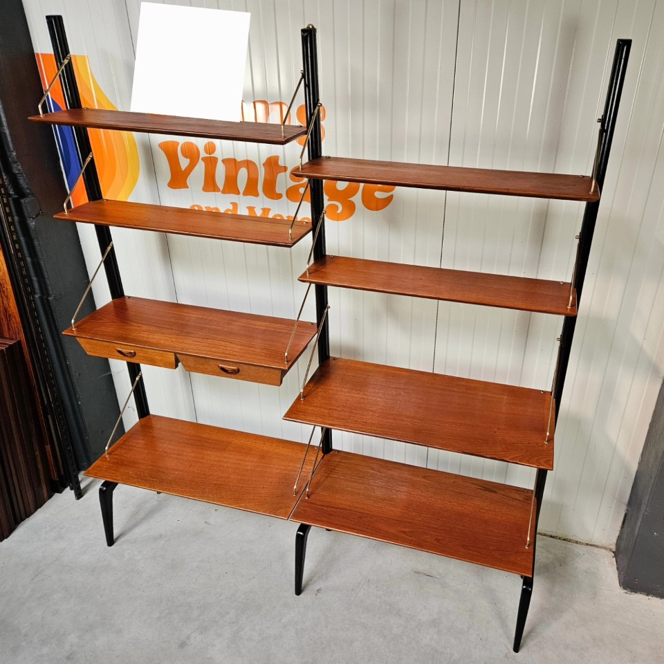 Bekijk Vintage Wébé Losstaand Wandsysteem Louis Van Teeffelen op Reliving