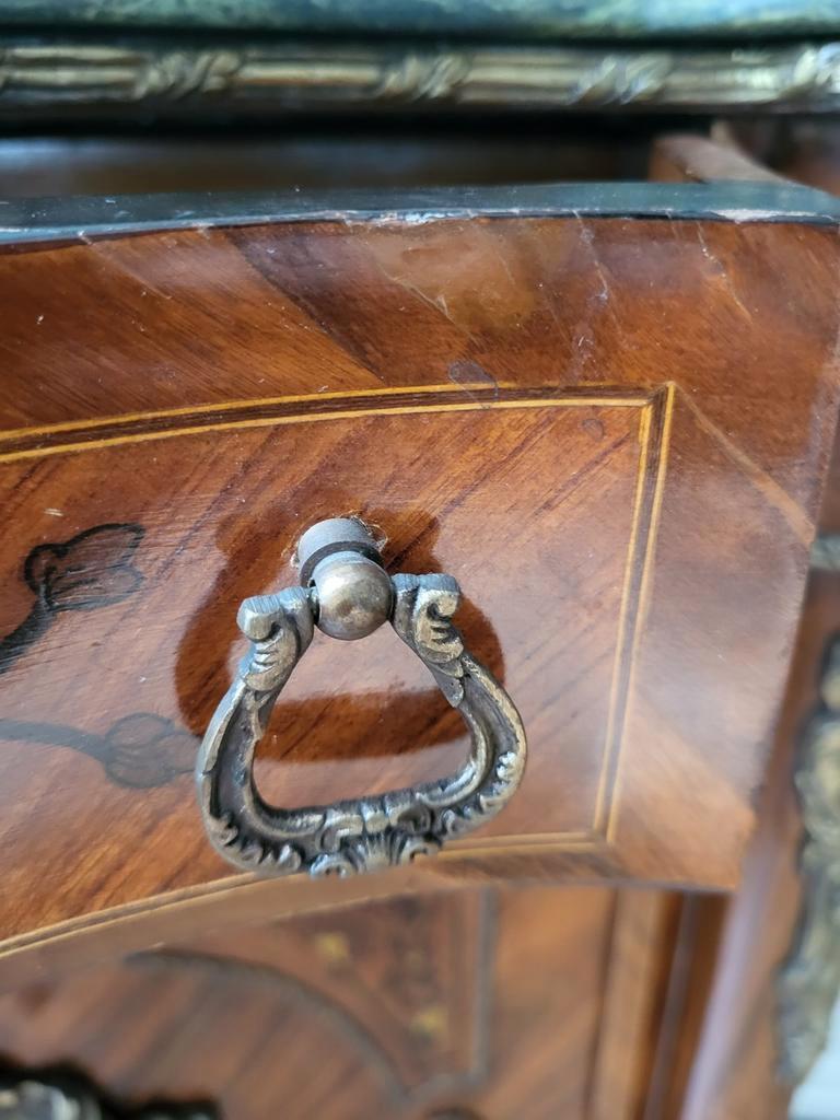 Bekijk Prachtige Rococco Barok Kast Met Marmeren Plaat op Reliving 🤩