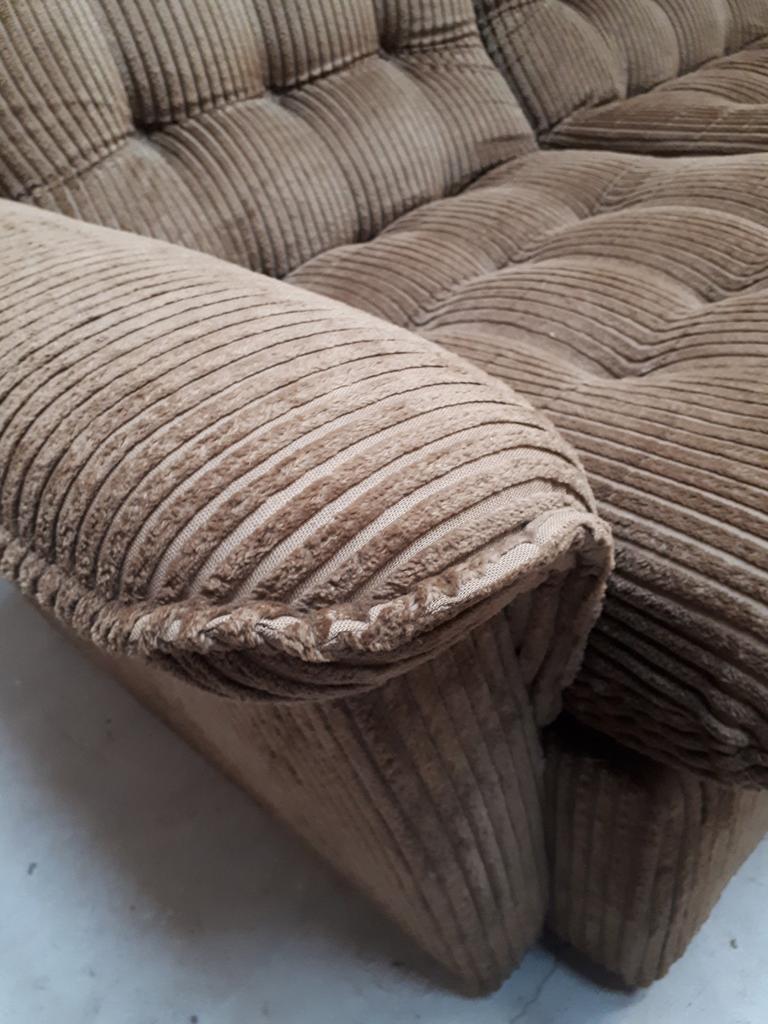 Bekijk 70'S Ribstof Vintage Bank 3 Zits Retro Bank Jaren 70 op Reliving 🤩