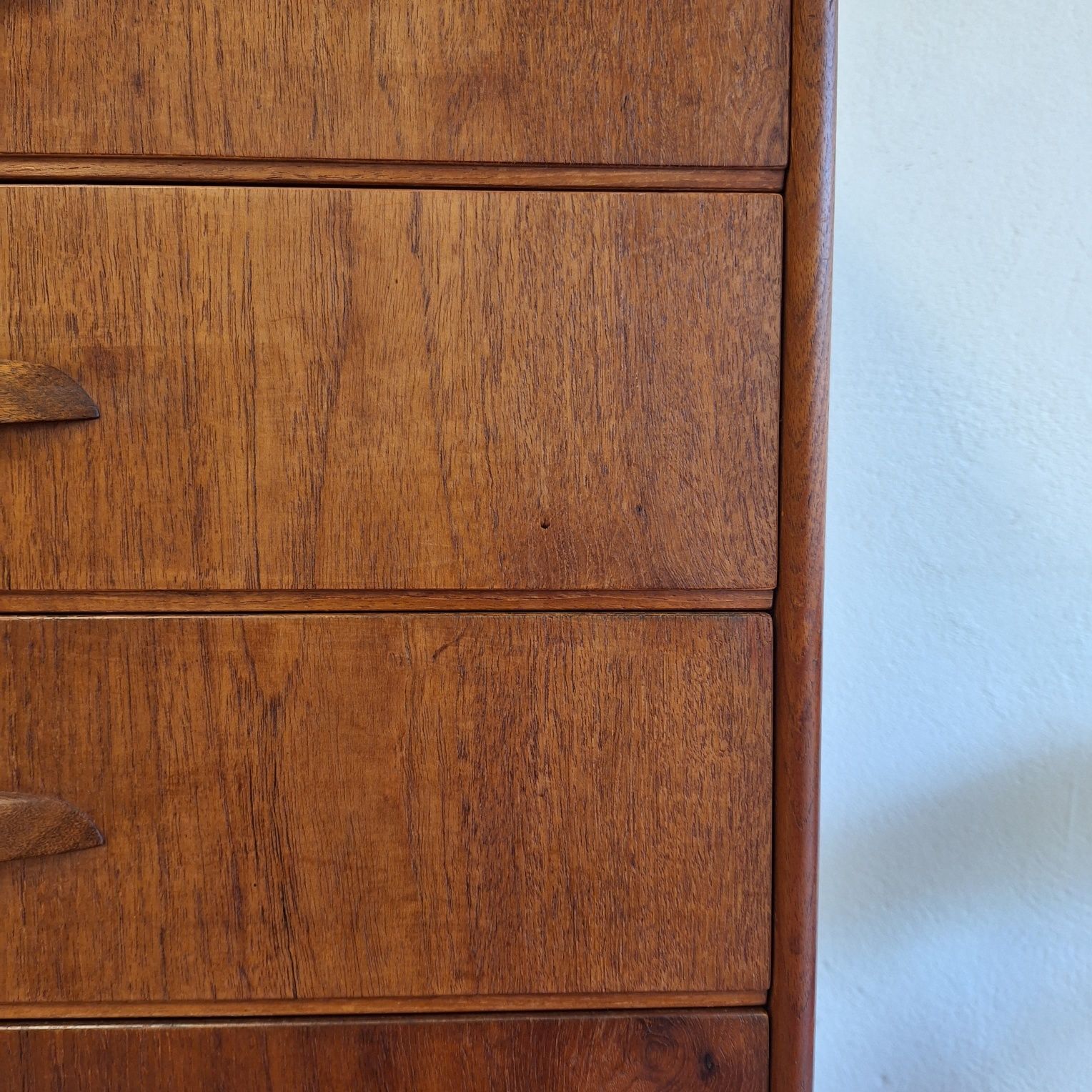 Bekijk Grote Deense Ladekast. Ladekast Tall op Reliving 🤩