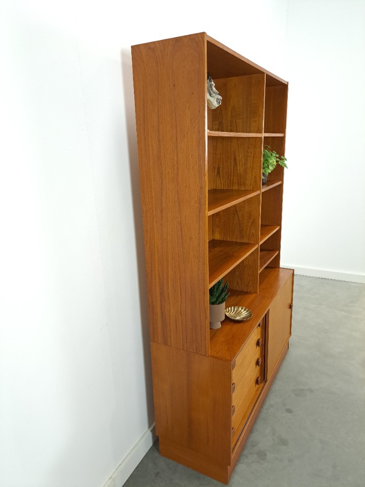 Bekijk Teakhouten Design Kast Domino Mobler, Vintage Kast op Reliving