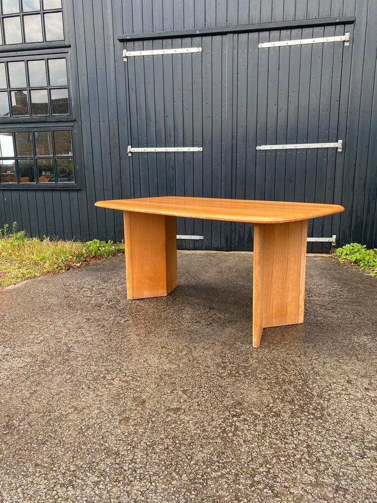 Bekijk Vintage Modern Design Eettafel Eiken Hout L1.60 Jaren80 op Reliving