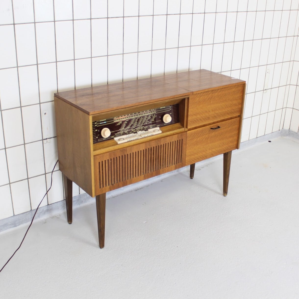 Bekijk Vintage Audiomeubel, Dressoir op Reliving