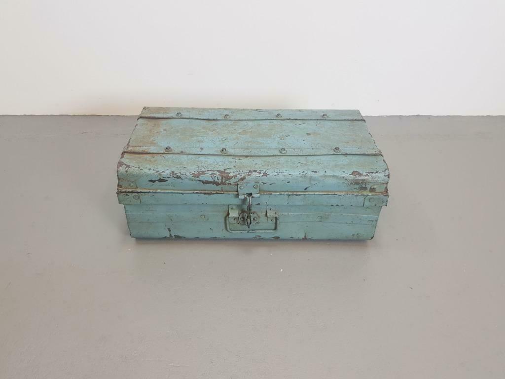 Bekijk Vintage Kist Metaal Zeegroen Blauw Opbergkist Salontafel '60 op ...