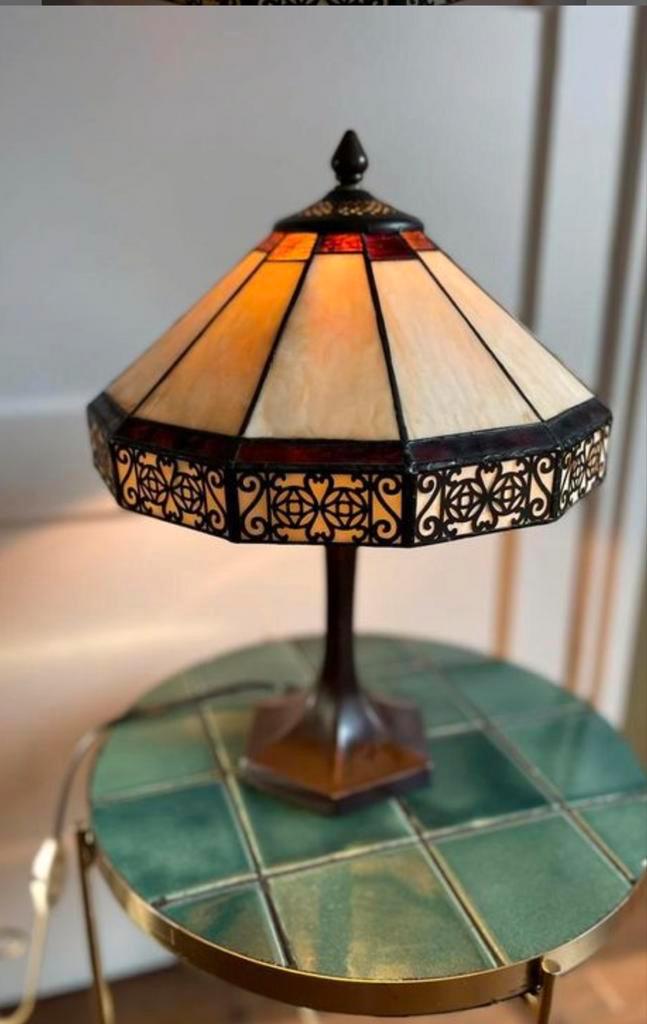 Bekijk Vintage Tiffany Tafellamp op Reliving