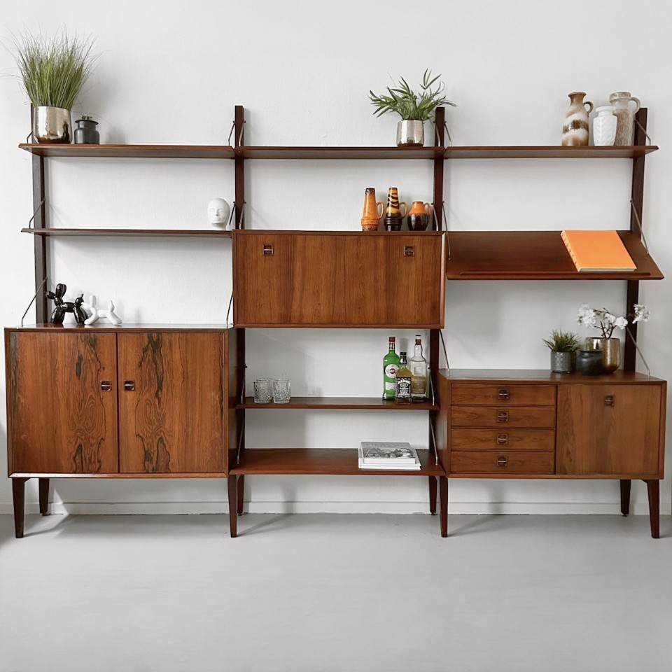 Bekijk Louis Van Teeffelen Wandmeubel Deens Design Wandsysteem Webe ...