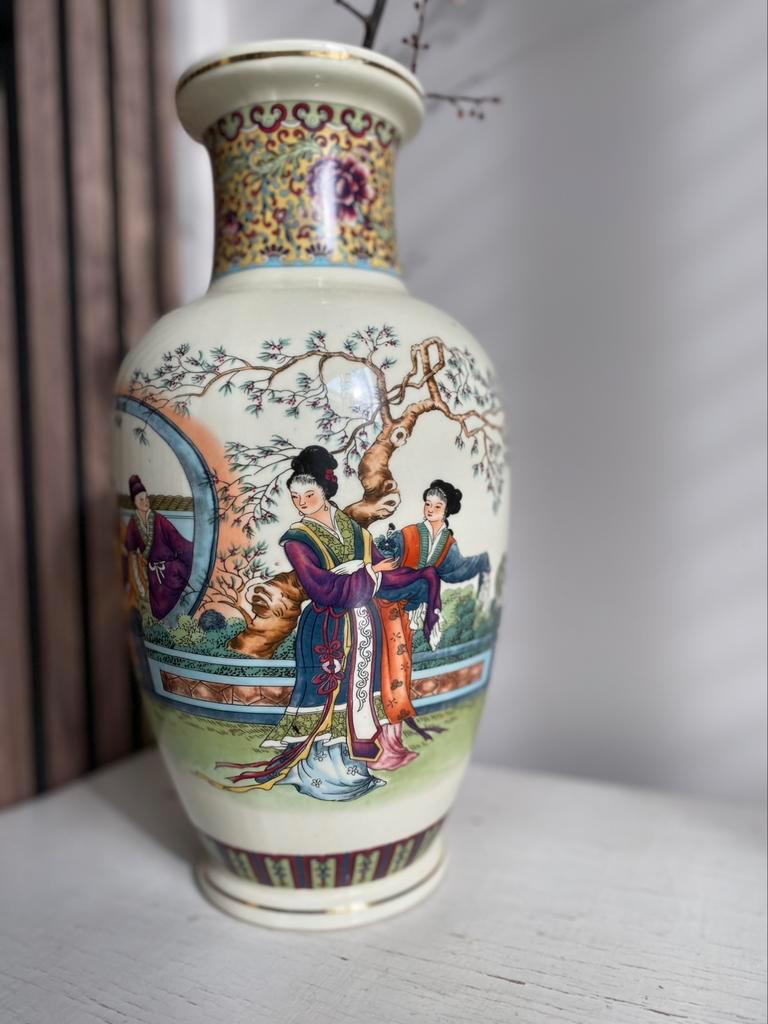 Bekijk Grote Chinese Vaas op Reliving