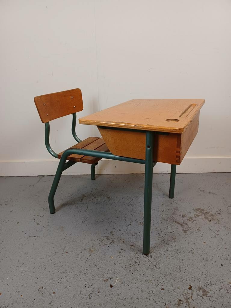 Bekijk Industriële Vintage Franse Schooltafel Bureau Schoolbank op ...