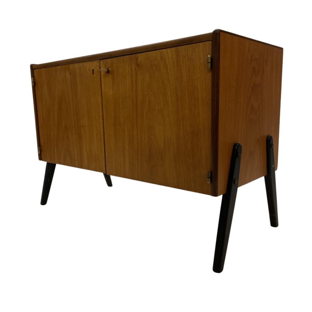 Bekijk Vintage Kastje Compact Dressoir Audio Meubel Jaren 60 Teak op ...