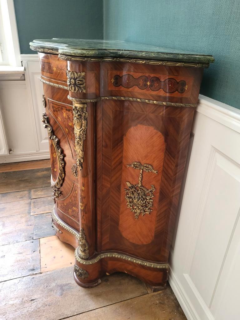 Bekijk Prachtige Rococco Barok Kast Met Marmeren Plaat op Reliving 🤩