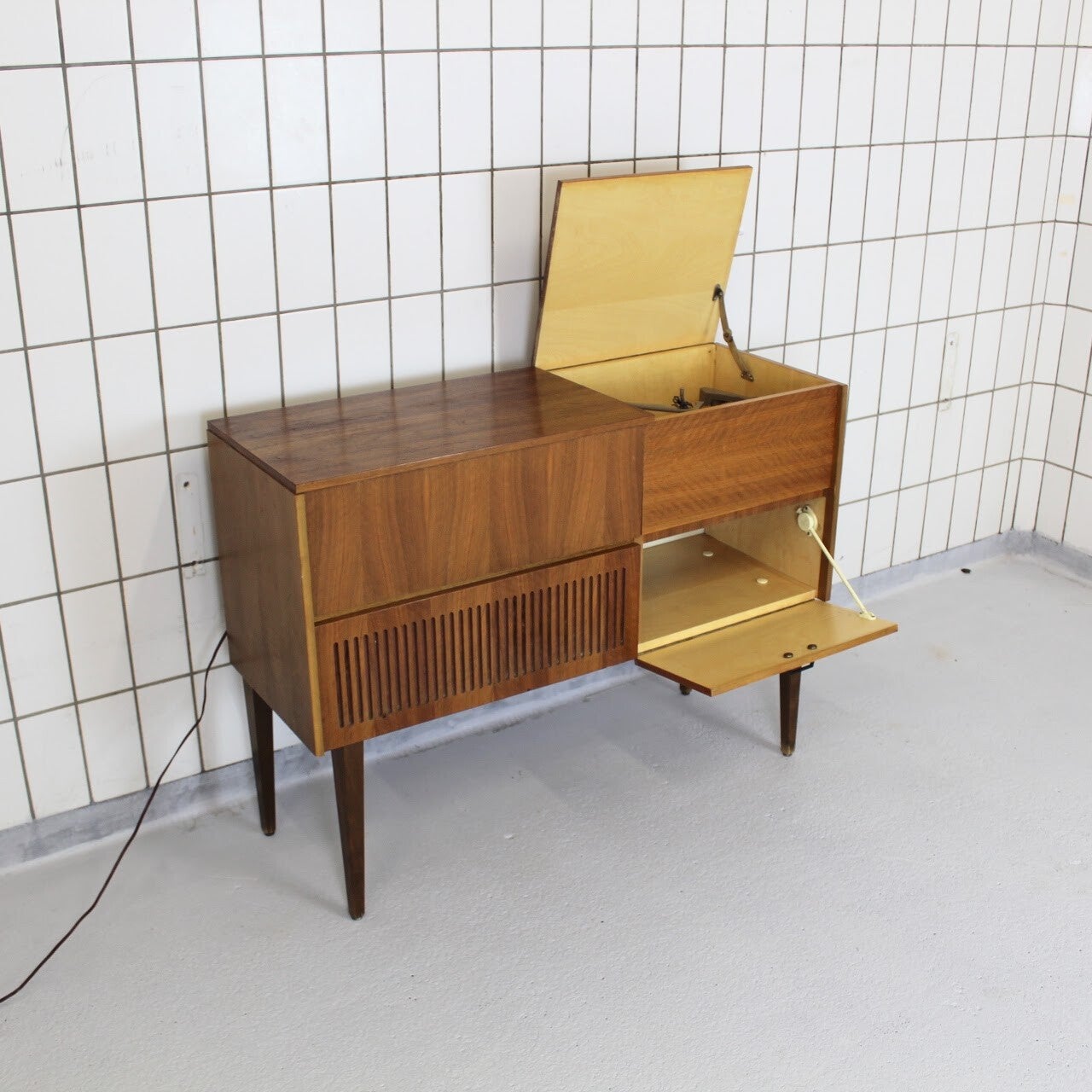 Bekijk Vintage Audiomeubel, Dressoir op Reliving