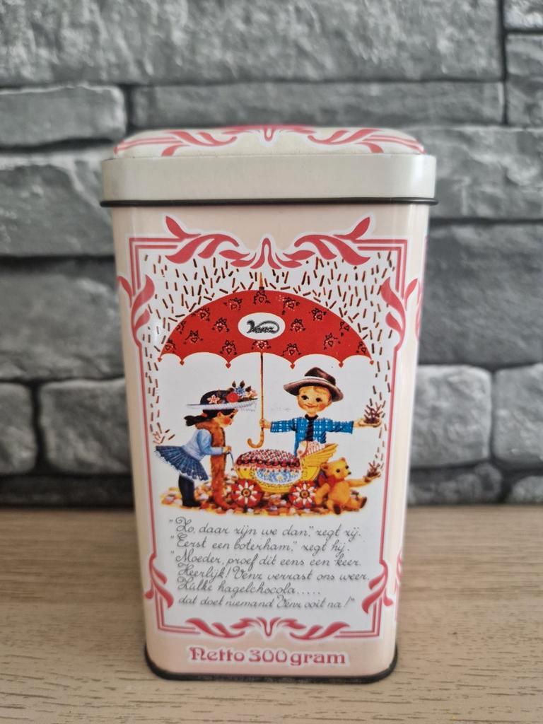 Bekijk Venz Pure Chocolade Hagelslag Vintage Blik op Reliving