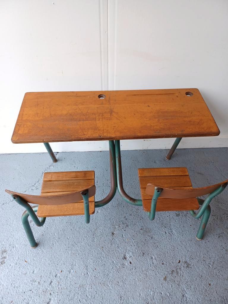 Bekijk Vintage Industrieel Bureau / Schooltafel / Schoolbank op Reliving
