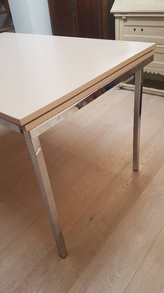 Bekijk Vintage Formica Tafel Met Verlengstukken op Reliving