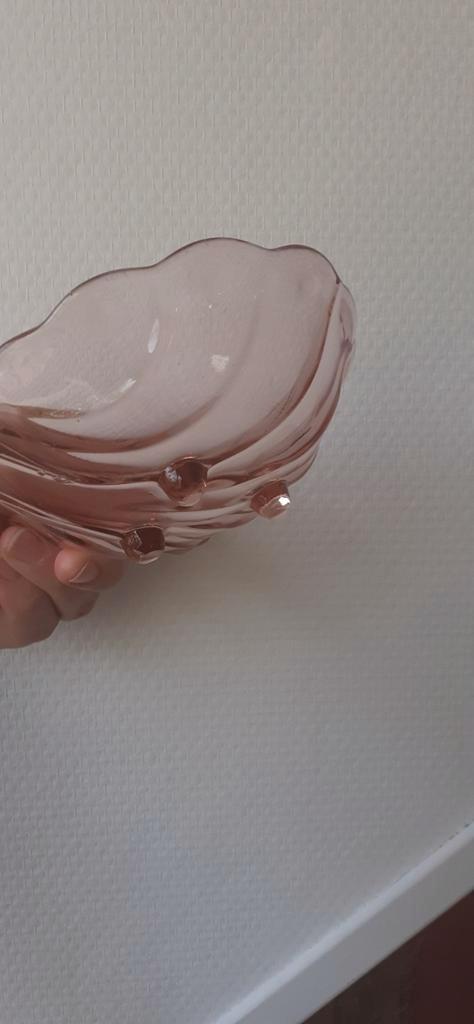 Bekijk 2 Roze Persglas Schalen Schelp op Reliving 🤩