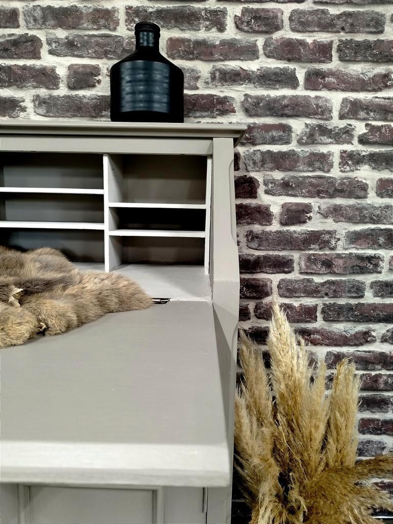 Bekijk Secretaire / Ladekast / Bureau op Reliving 🤩