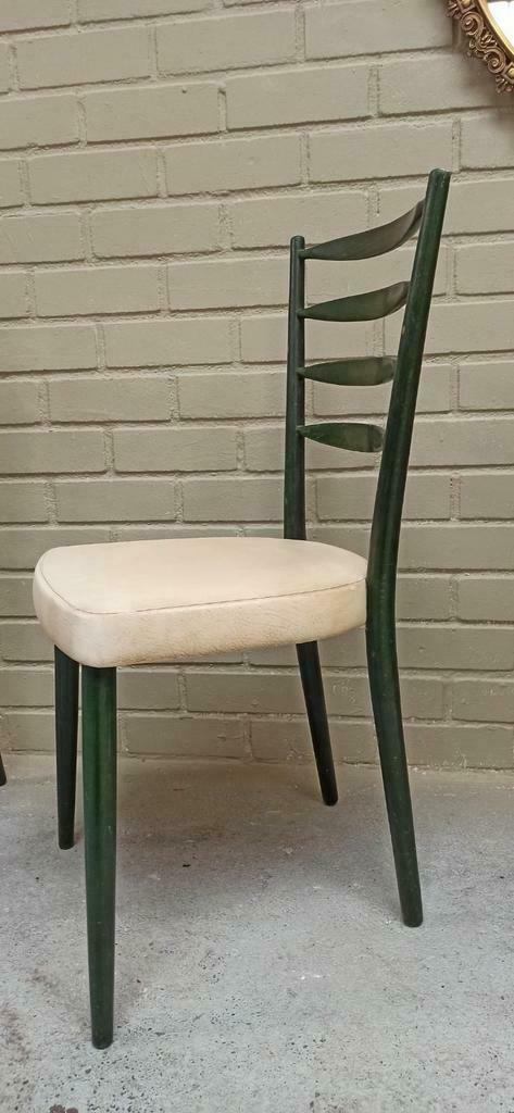 Bekijk Vintage Mid Century Design Stoelen op Reliving