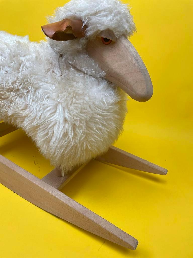 Bekijk Vintage Schaap Peter Hanns Krafft Design Schommelschaap op Reliving