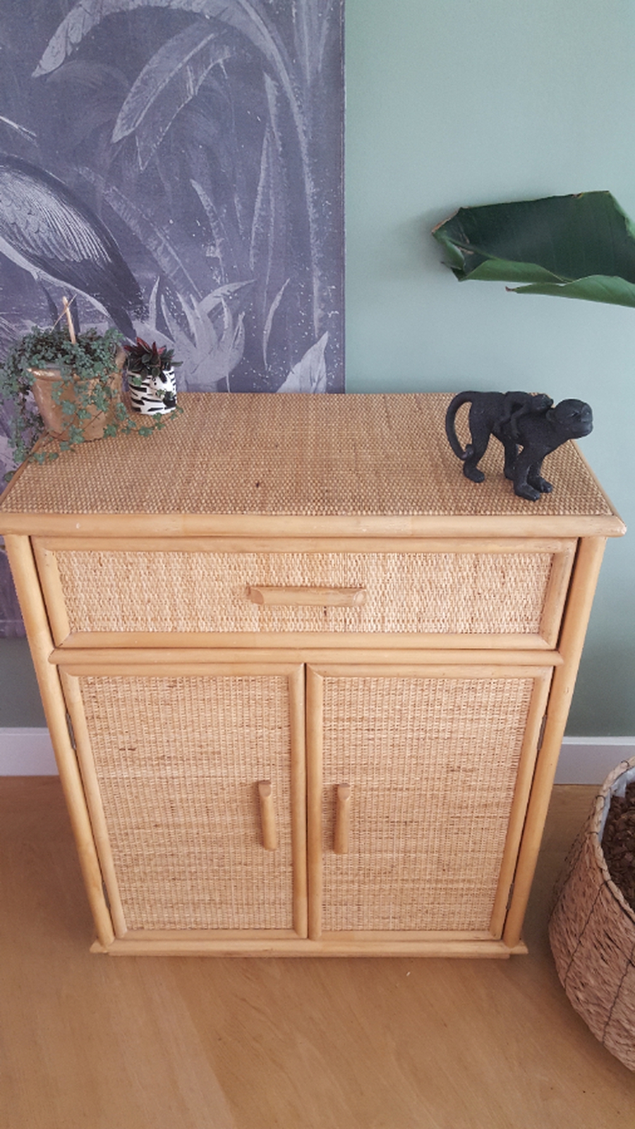 Bekijk Rotan Kast op Reliving