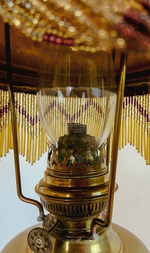 Bekijk Art Deco Olielamp Uit Ca 1900 op Reliving