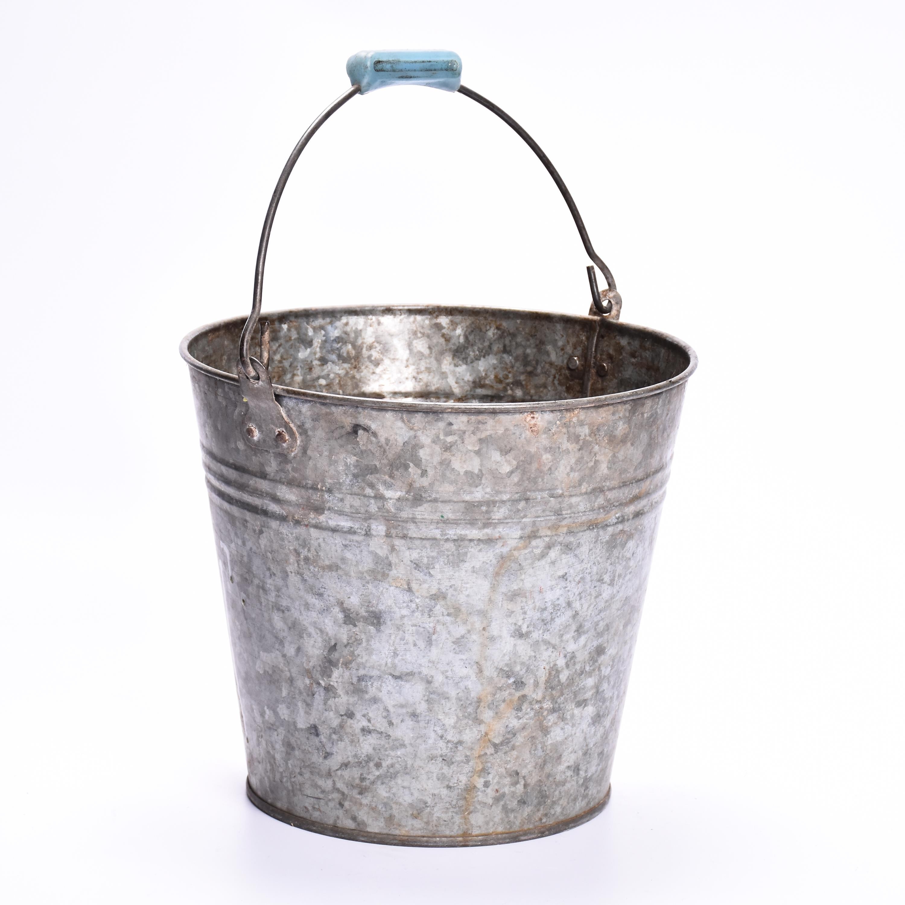 Bekijk Vintage Zinken Teil | Oude Emmer | Grote Zinken Bloempot op Reliving