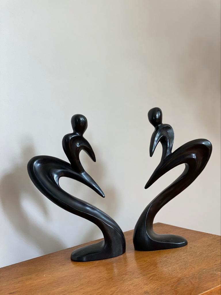Bekijk Twee Identieke Abstracte Beelden op Reliving 🤩
