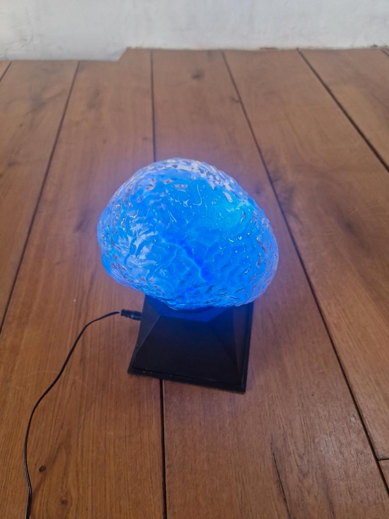 Bekijk Glazen Lamp Hersenen Bliksem op Reliving 🤩