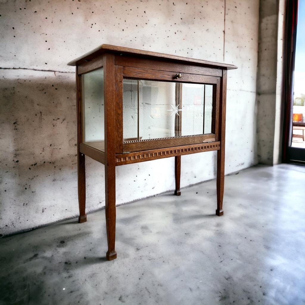 Bekijk Antiek Vitrinekastje / Barkastje op Reliving