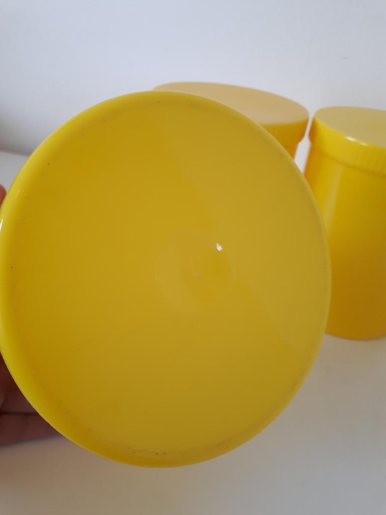 Bekijk 4 Vintage Voorraadbussen Gele Bussen Koffie Thee Suiker Pot op ...